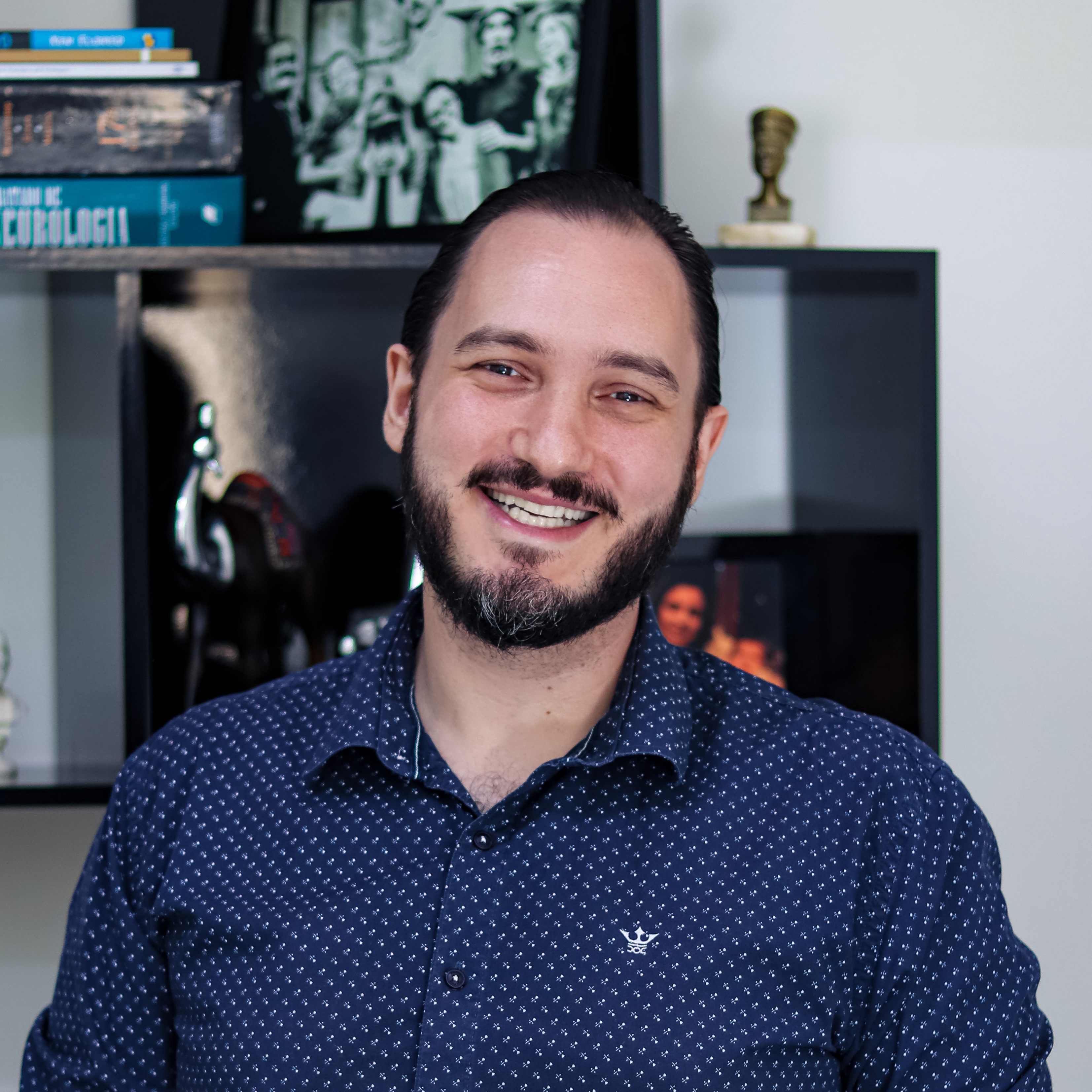 Dr. Gibran Rufca